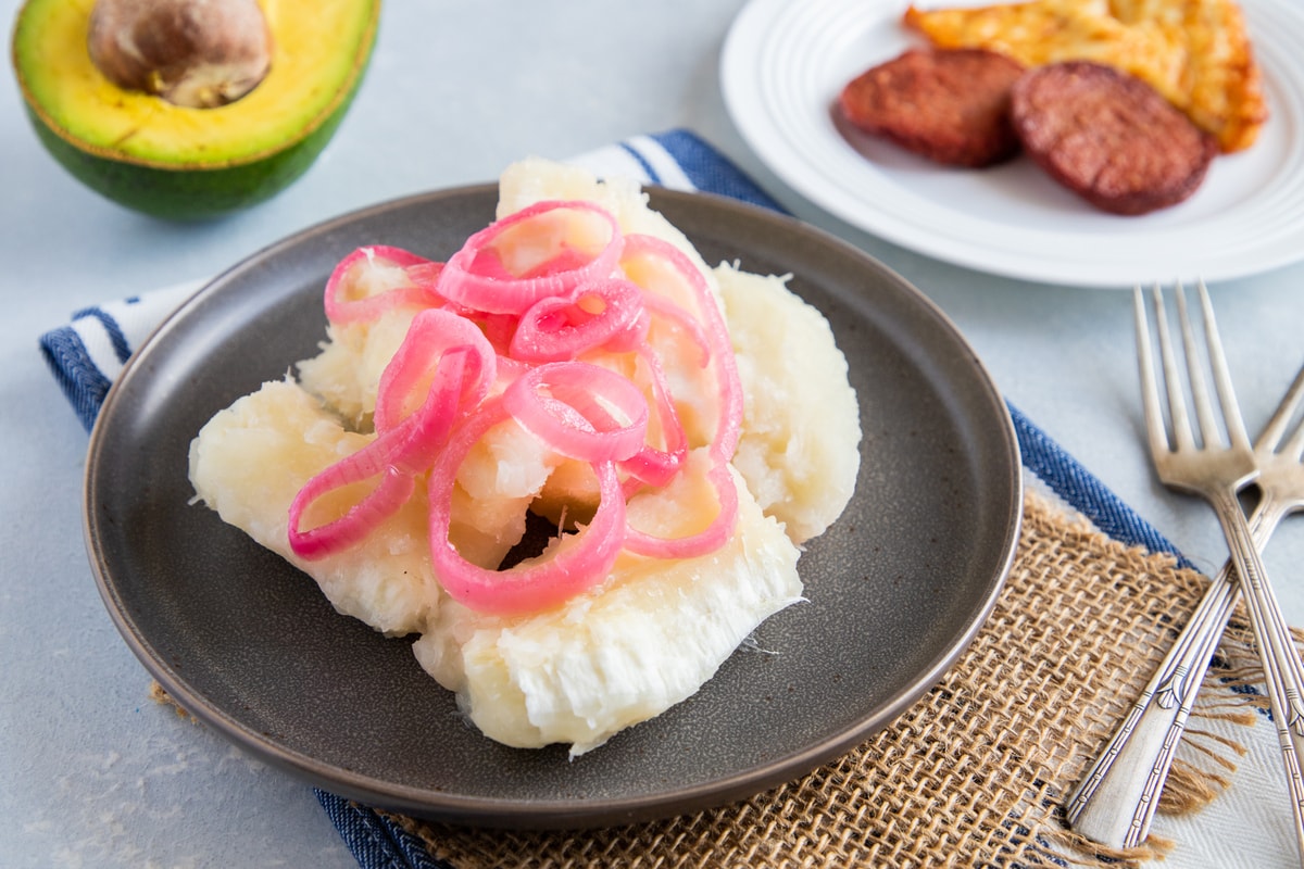 Que es la Yuca y Cómo Cocinarla - My Dominican Kitchen