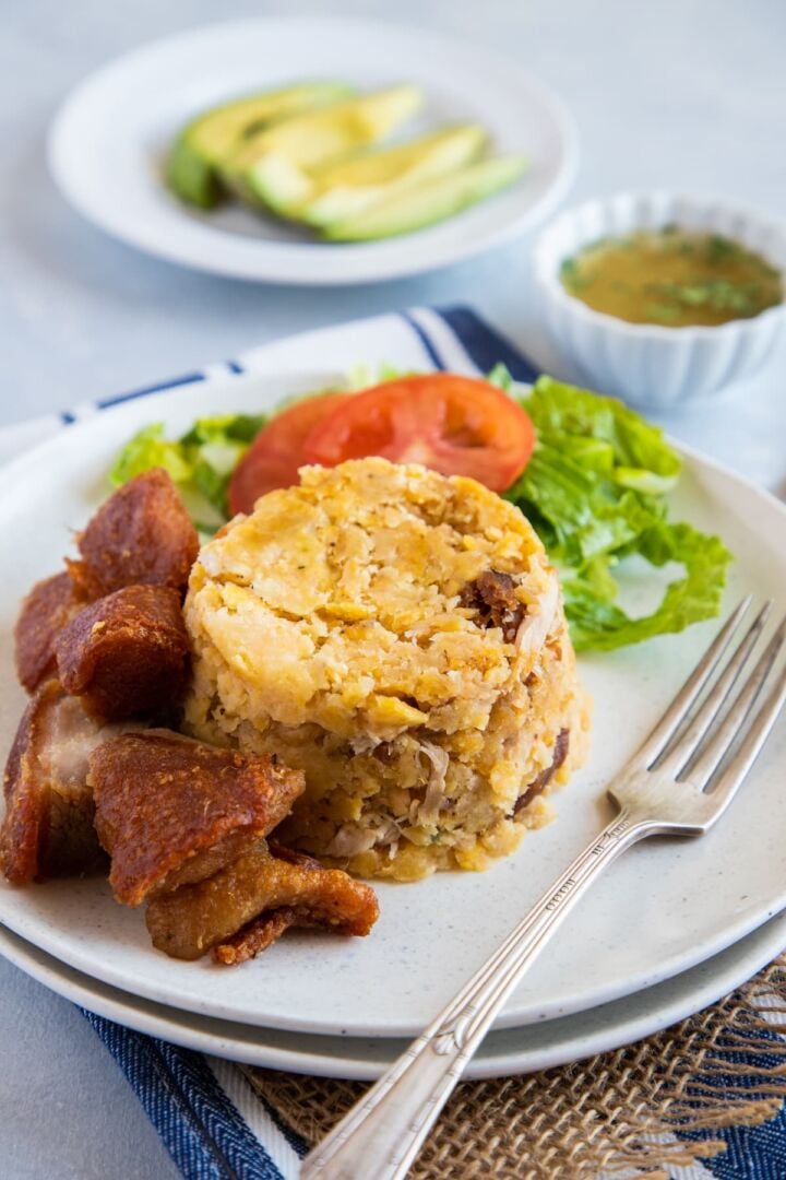 Mofongo (Plátanos Majados con Ajo y Chicharrón) - My Dominican Kitchen