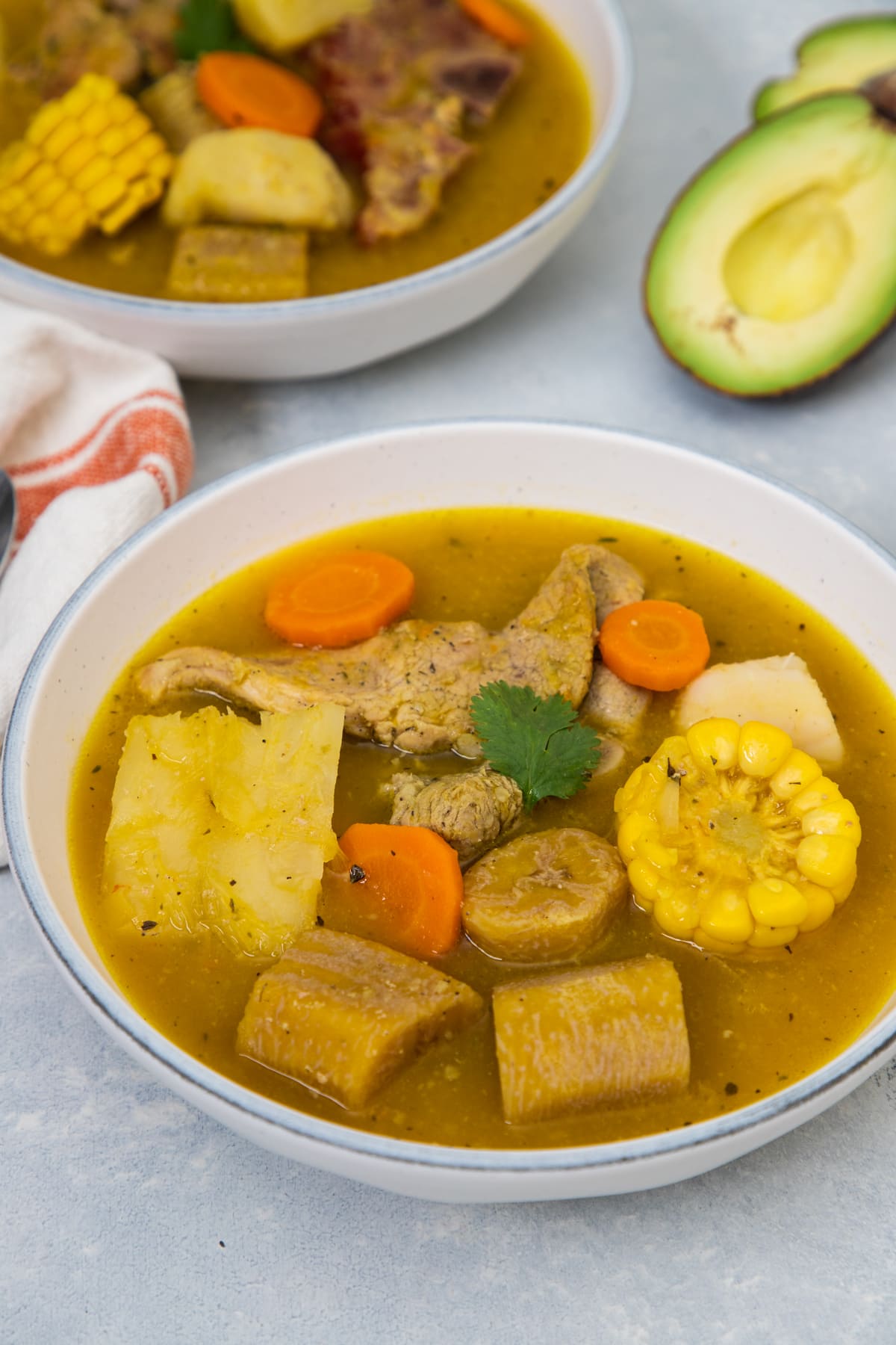 Sancocho Dominicano Tradicional (Guiso Caribeño de Carnes y Víveres ...