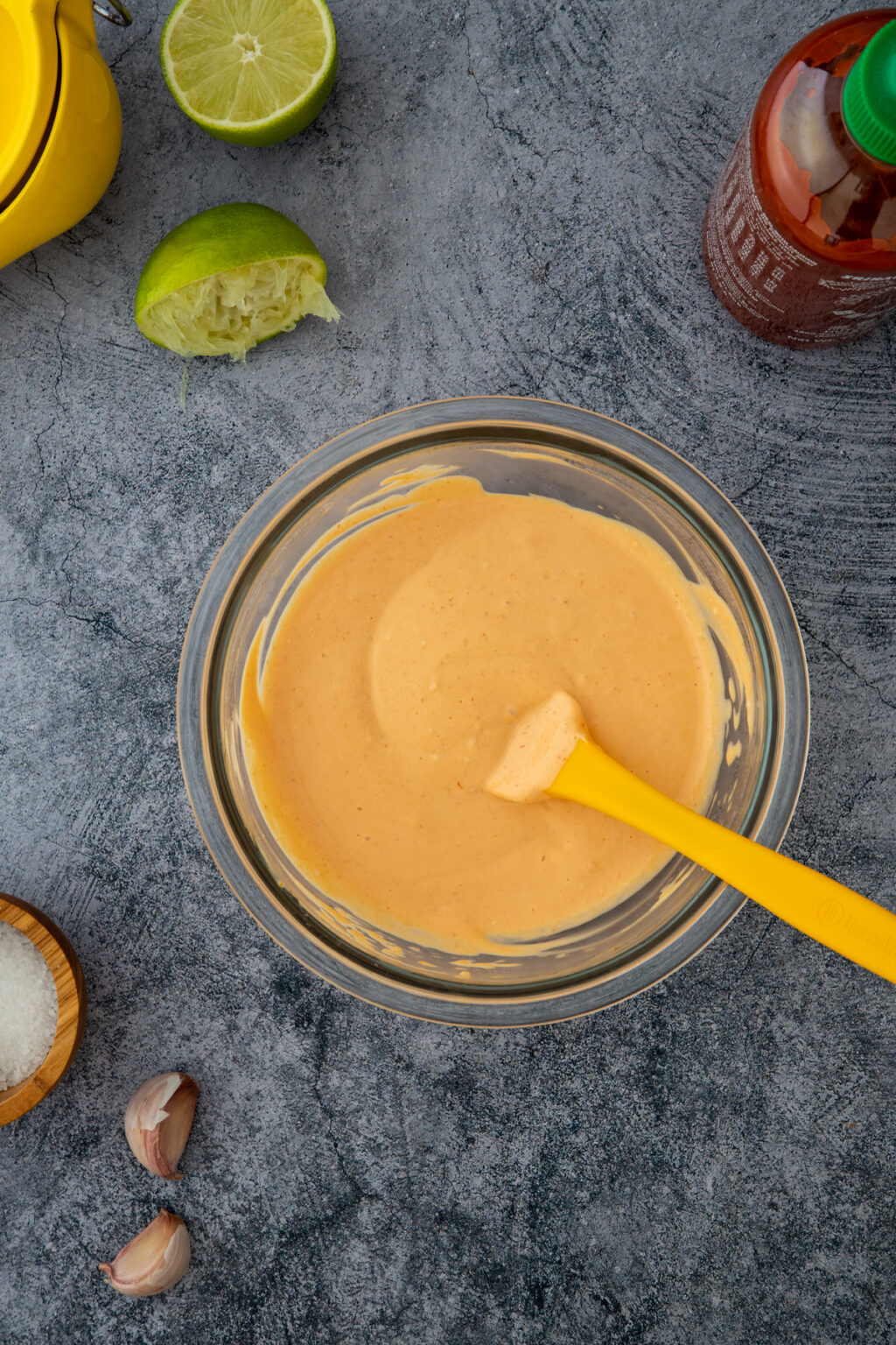 Receta Fácil de Salsa Alioli de Sriracha - My Dominican Kitchen